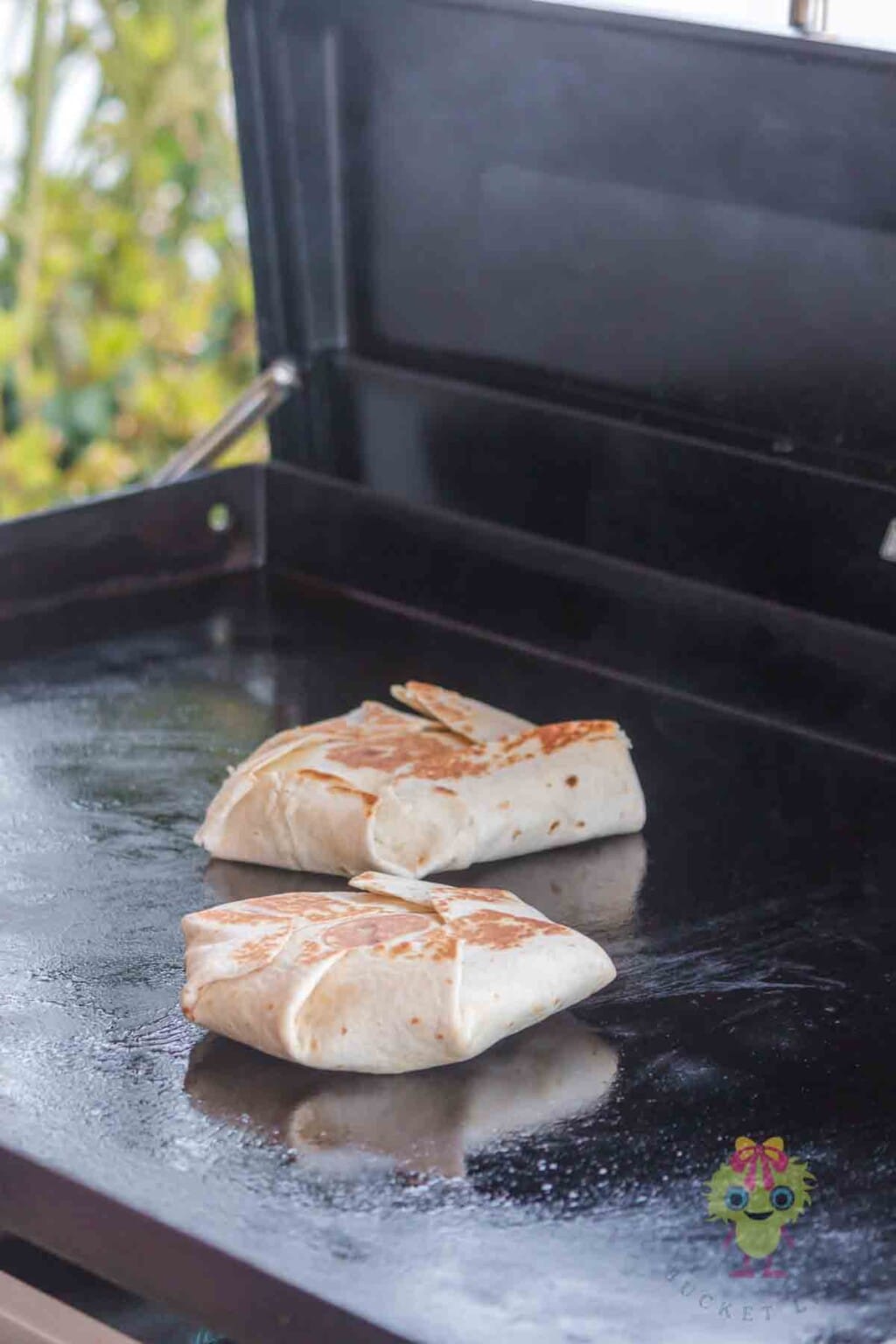 Chicken crunchwrap - The Kitchen Bucket List